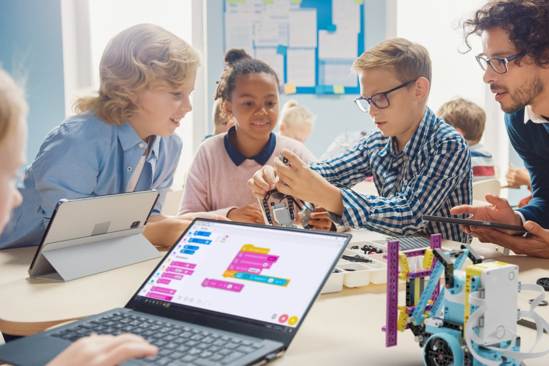 Programming SPIKE Prime robots in Word blocks | Webinars | RoboCamp